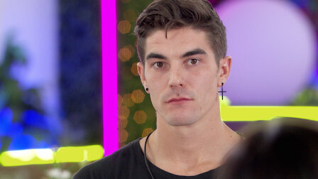 Watch Love Island USA | Netflix