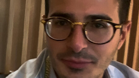 Watch The Tinder Swindler | Netflix Official Site